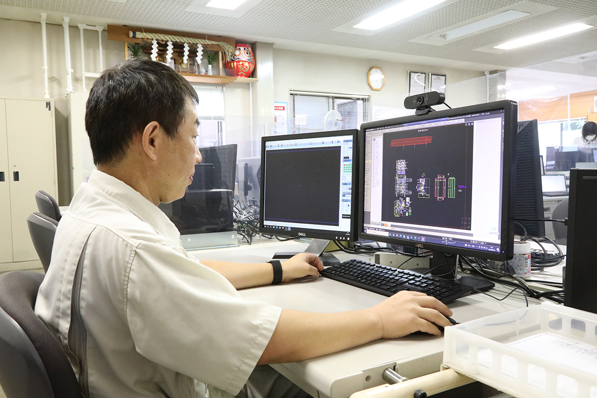 設備紹介 | 小林工業株式会社